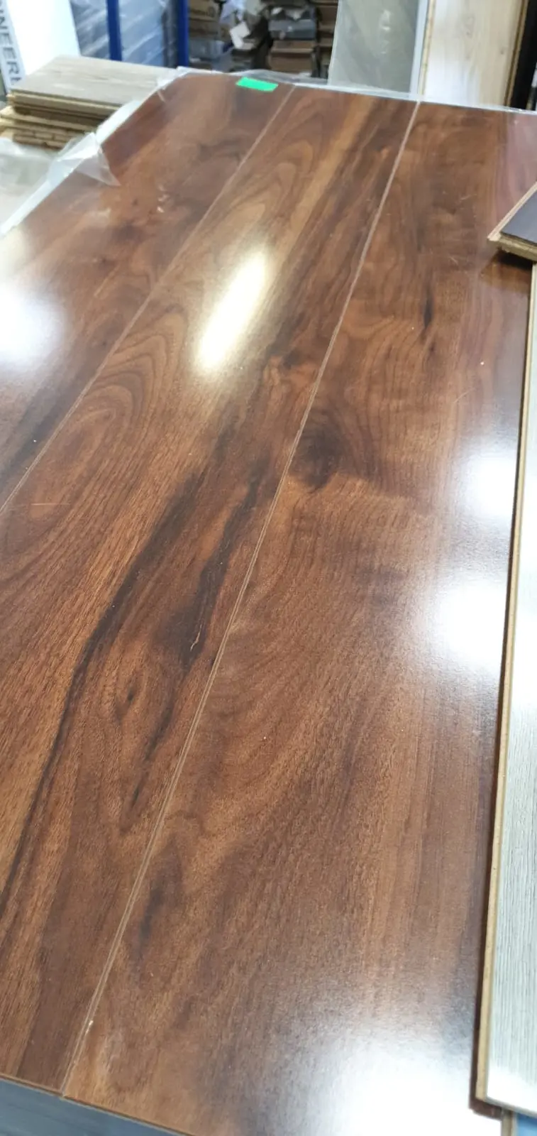 Dark American Walnut High Gloss 12mm - Floor Depot